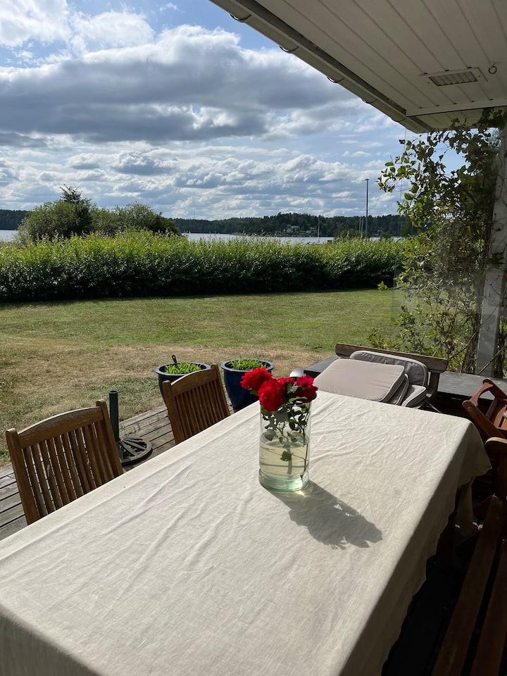 Villa Vid Vattnet På Ekerö - Tumba