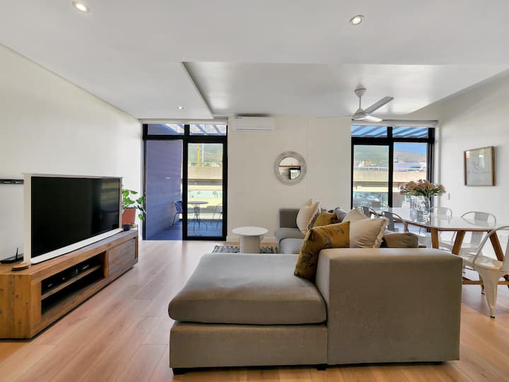 2 Bdr In The Heart Of The Gardens Area - Mnt Views - Cape Town