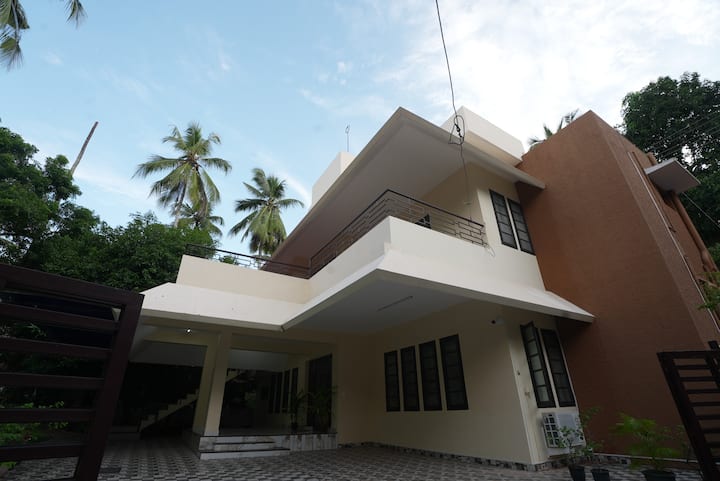 City-centre 6-bed Villa With Garden And Terrace - Thiruvananthapuram