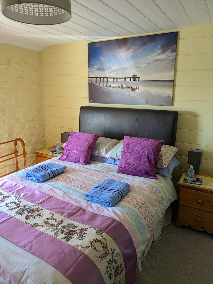 Caerfynnon, 1 Night Guest Room Only Accommodation - Aberdovey