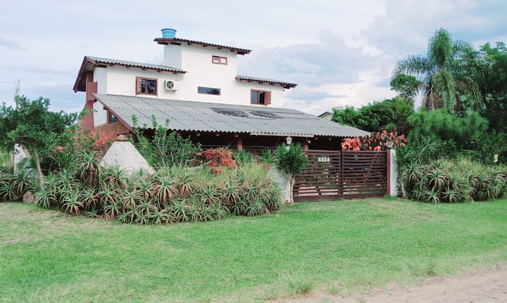 Casa Rondinha Jardim E Mar
Arroio Do Sal - Rs - Arroio do Sal