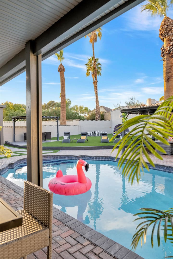 Vegas Escape Pool Gym Games Large Groups - Las Vegas, NV