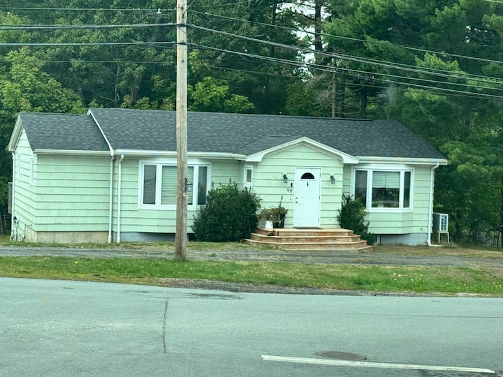 Coastal Getaway In Beautiful Mahone Bay - Lunenburg