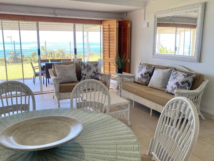 3br Umhlanga Beachfront Apartment W/ocean Views - Umhlanga