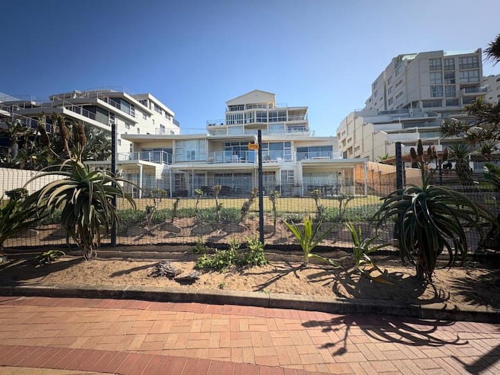 Flat 2 Umhlanga Beachfront Apartment W/ocean Views - 움랑가