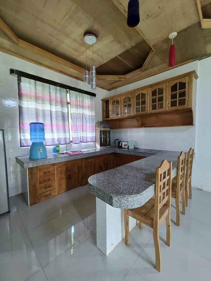 The Red Roof - 800 Meters From Batuan Town Market - Batuan