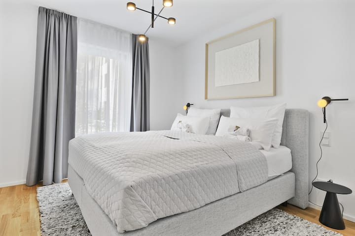 Cruwzo | Regensburg Tower Deluxe Apartment - Donaustauf