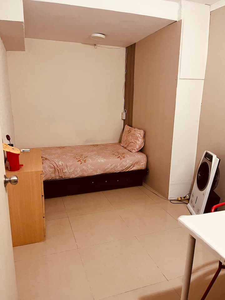 203汐止區單人房/搭捷運板南線捷運昆陽站1號出口搭乘公車藍b L 36到汐止區北山里下車 - Taipei