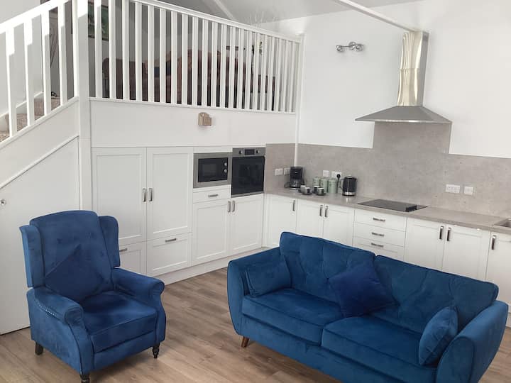 Comfy Duplex With A Modern Feel, Great Location! - Edinburgh, UK