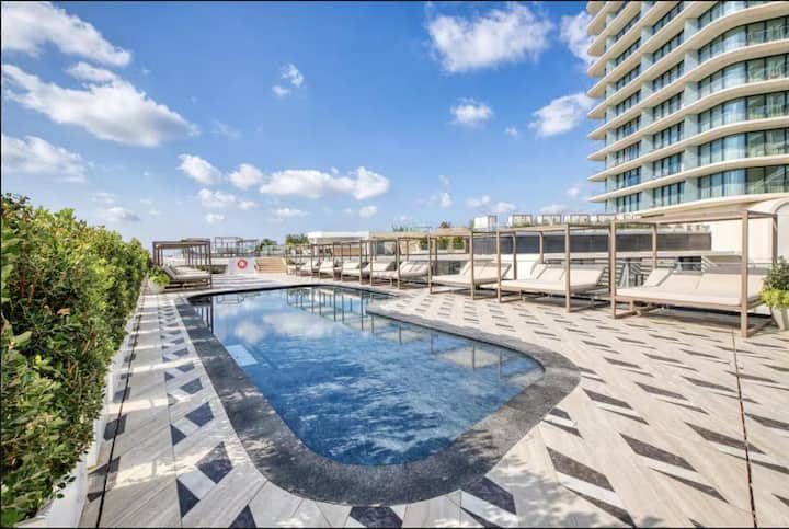 Mercury 217 - 2x Pool Cards Access & Shopping Mall - Malte