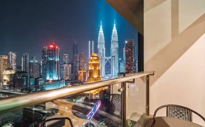 Legasi- Kg Bharu/klcc View-next To Klcc & Train#32 - Sabah