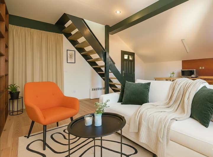 Excellent Old Town Loft With Castle View - Praga