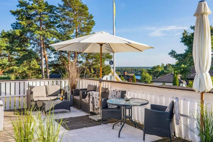 Lyxig Villa Med Sjöutsikt & Nära City - Ekerö