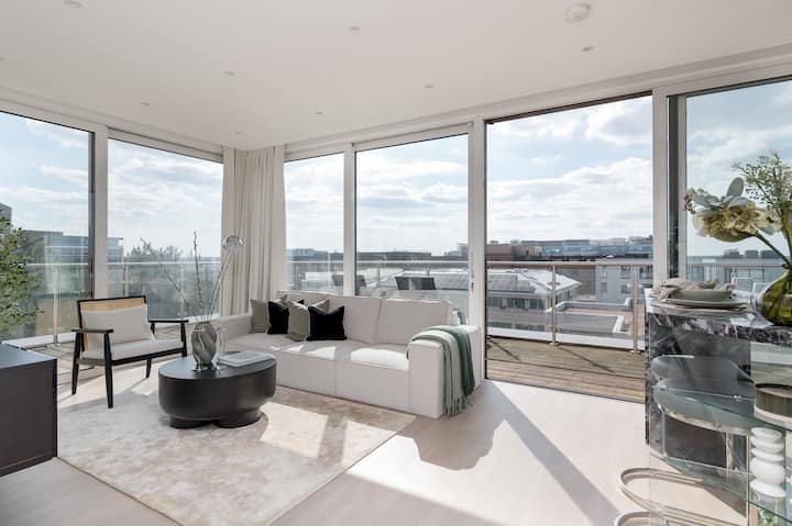 Stunning Scandi Penthouse In Central Milton Keynes - Milton Keynes