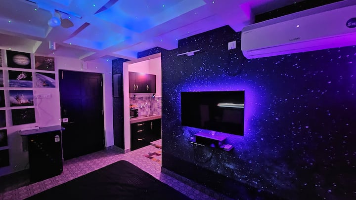 Interstellar Space Studio | 1km To Beach | Pool - Goa