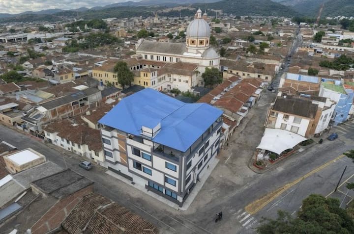 Hotel Fratello. Alojamiento Moderno Y Bien Ubicado - Buga