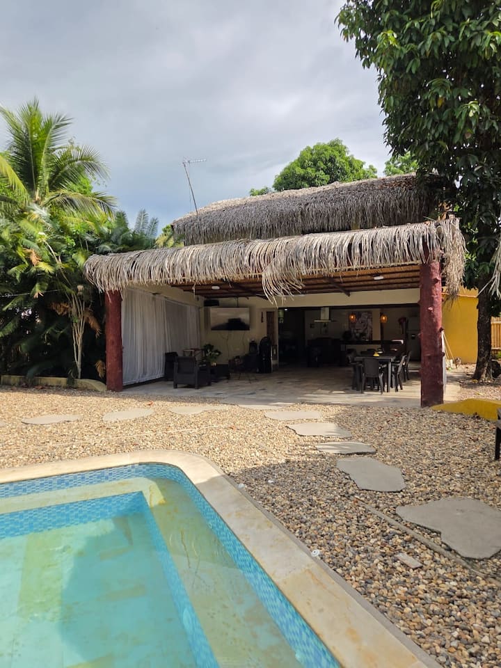 Chalet Tropical Con Extensa Piscina Privada - Colombia