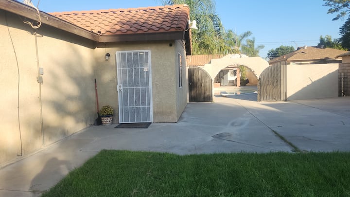 Private Casita Near Downtown Riverside - Riverside, CA
