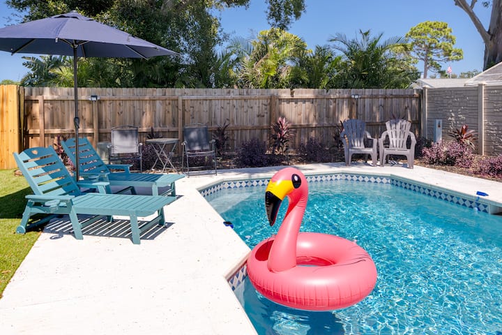 Pool And Putt Hideaway In Clearwater W Heated Pool - St. Petersburg, FL