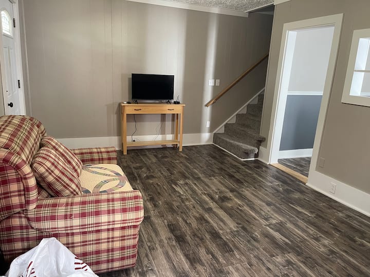 Church & Center Corner Cottage - Bath, NY