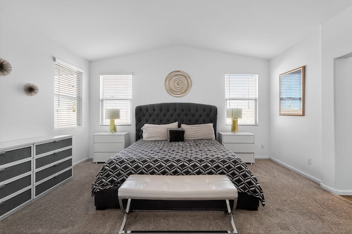 Lux Home *Mins To Dignity Health* & *Westgate* - Glendale, AZ