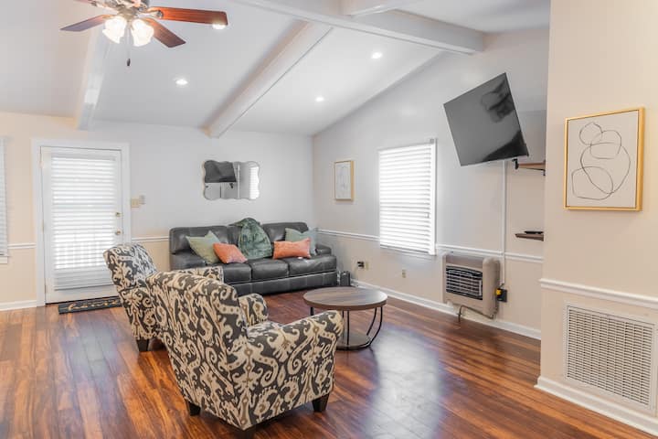 Modern Family Living – Near Food, I-85 & Hospital - Henderson, NC