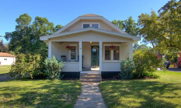 Family And Pet Friendly Home - Chippewa Falls, WI
