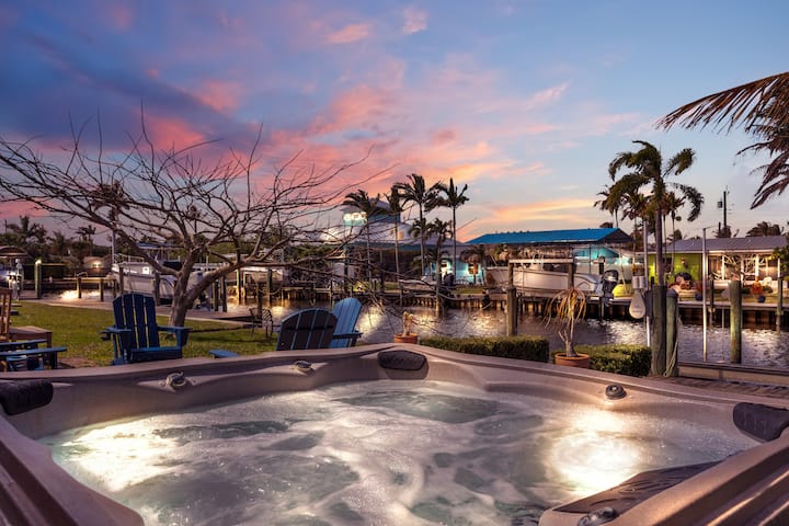 Boat Lift! Waterfront Home W/ Hot Tub & Fire Pit! - Stuart, FL