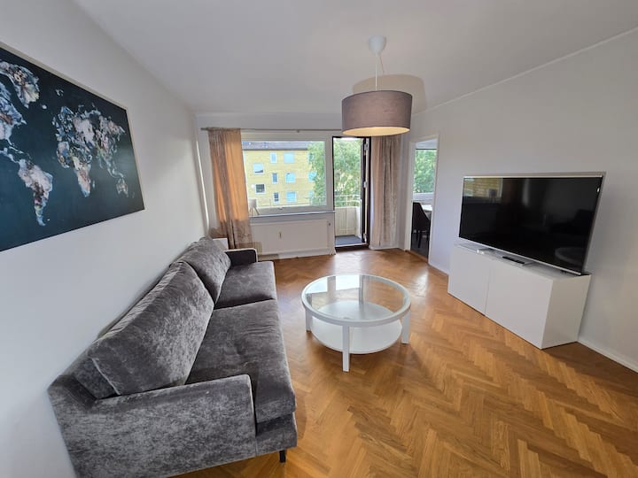 Bright Family Apartment With Balcony - Göteborg