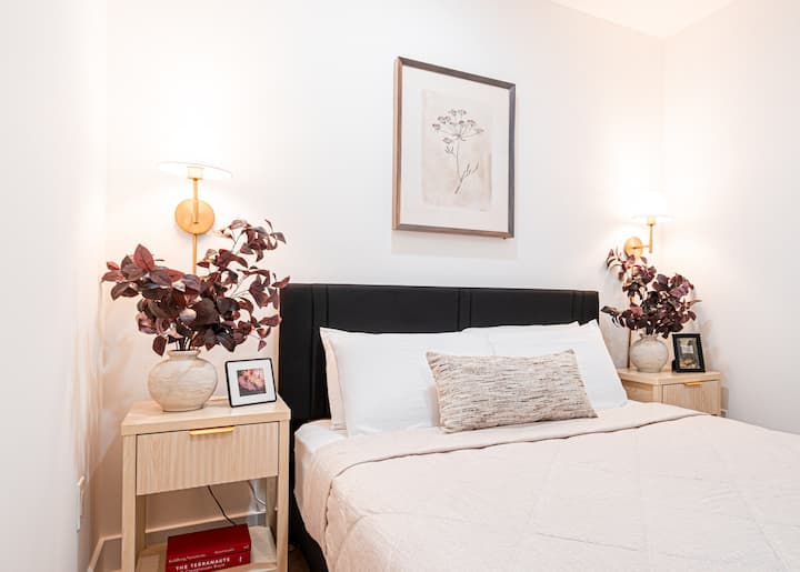 Modern Comfort • Quick Ride To Manhattan - Manhattan, NY