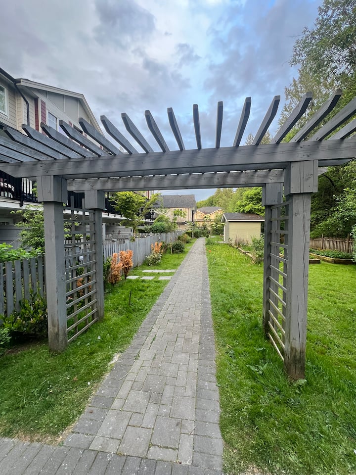 Nature's Nook! - Surrey