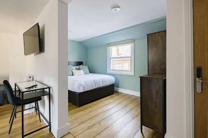 Family Studio | Walk To Kings Cross & City - Camden Town - London