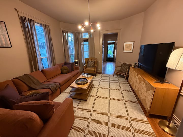 The Single Barrel | Deck, Fire Pit, Hot Tub, Games - Louisville, KY