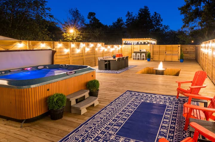 The Single Barrel | Deck, Fire Pit, Hot Tub, Games - Louisville, KY