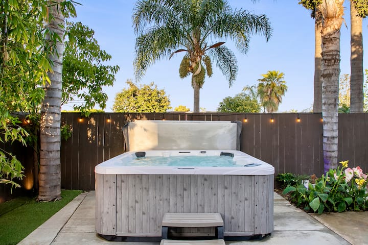 Modern Coastal Retreat With Hot Tub - Vista, CA