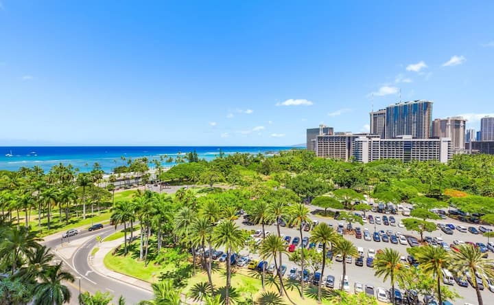 Luxury Oceanview Suite – 5 Star Resort Near Beach - Honolulu, HI