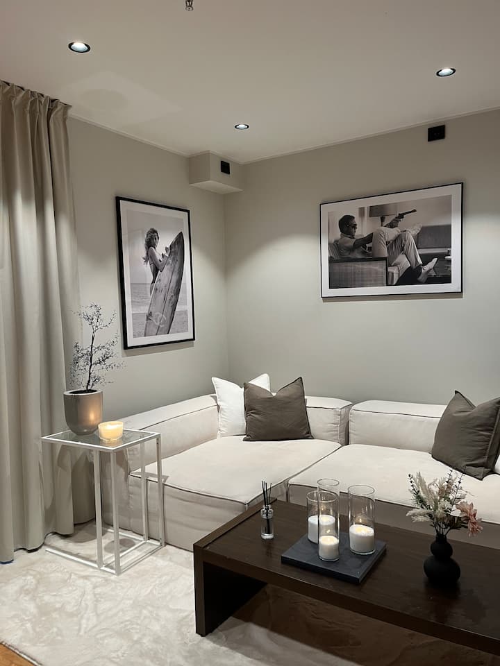 Lys Og Sjarmerende Leilighet I Sentrum - Tromsø