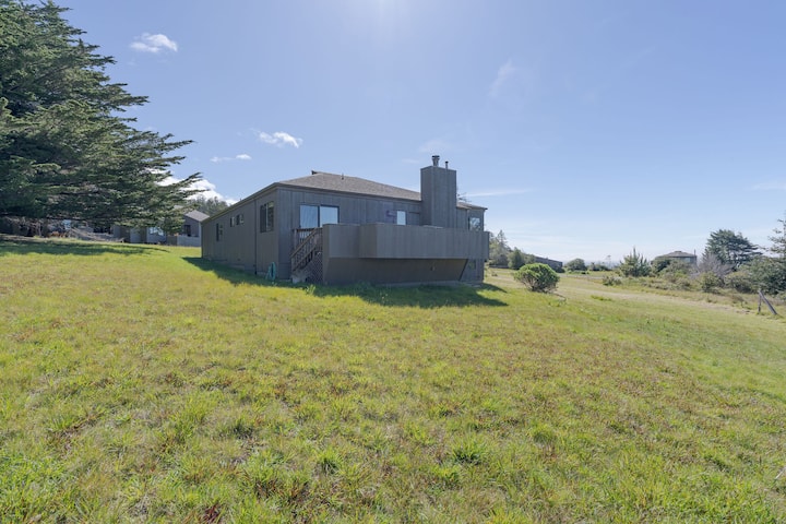 Whale Tale Retreat | Ocean Views | Dog Friendly - Sea Ranch, CA
