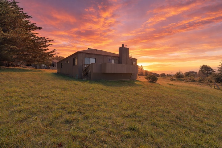 Whale Tale Retreat | Ocean Views | Dog Friendly - Sea Ranch, CA