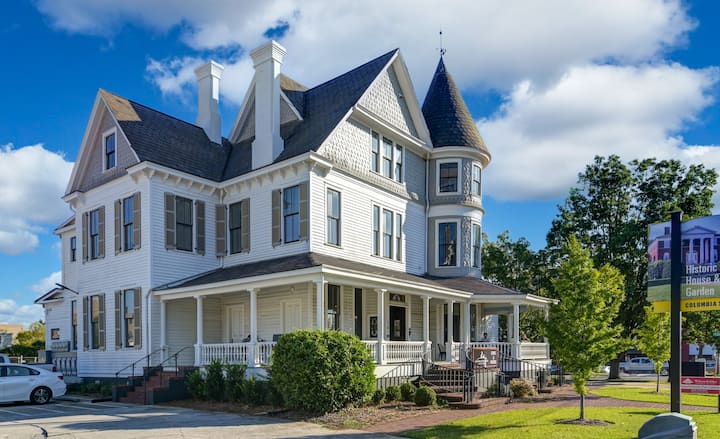 Walk To Coffee, Dining & Campus | Historic Studio - Columbia, SC