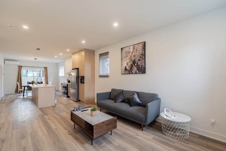 Longueuil Escape • 3br Home • Backyard & Parking - Longueuil