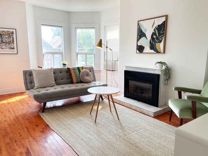 Bright & Stylish Apartment In High Park - Toronto