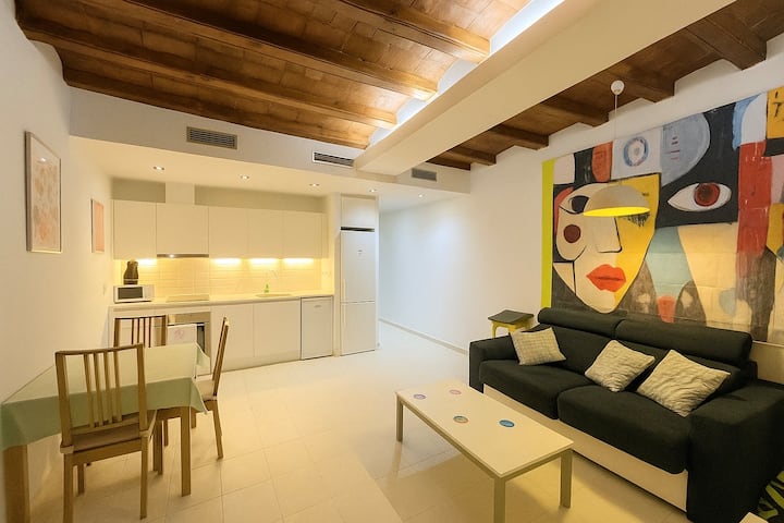 Quiet & Bright Apartment Near Cathedral - Barcelona