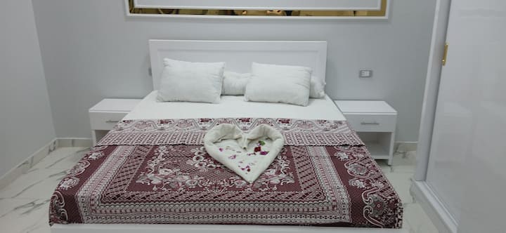 Nicole Villa Luxor - Luxor