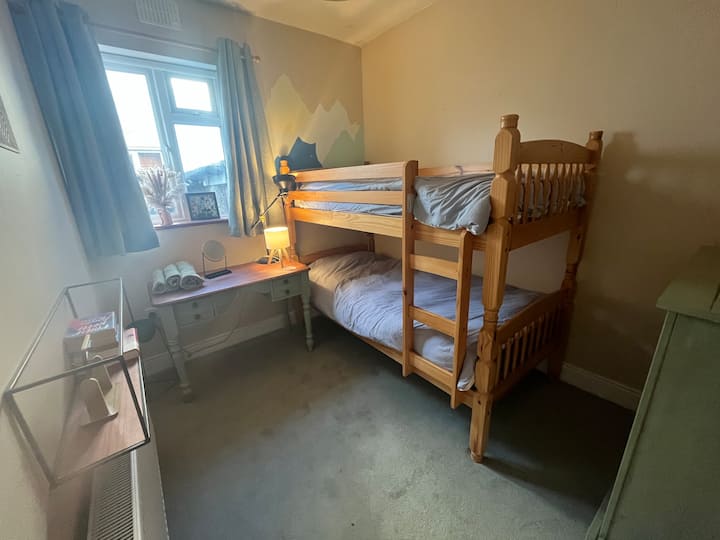 Twin Room Bunkbeds Available, Central Dublin House - Swords