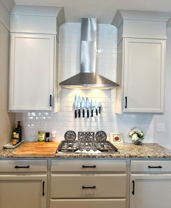 Capital Cottage-merrimon-wynne, Garage, Walkable! - Raleigh, NC