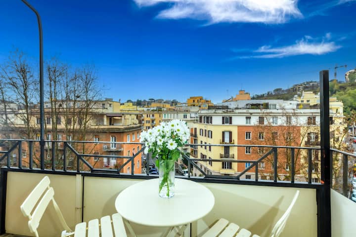 Luce Di Roma Top Floor Apartment Near Vatican - Rom