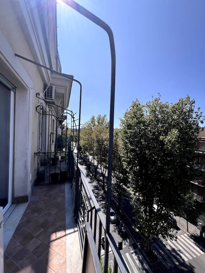 Luce Di Roma Top Floor Apartment Near Vatican - Rome