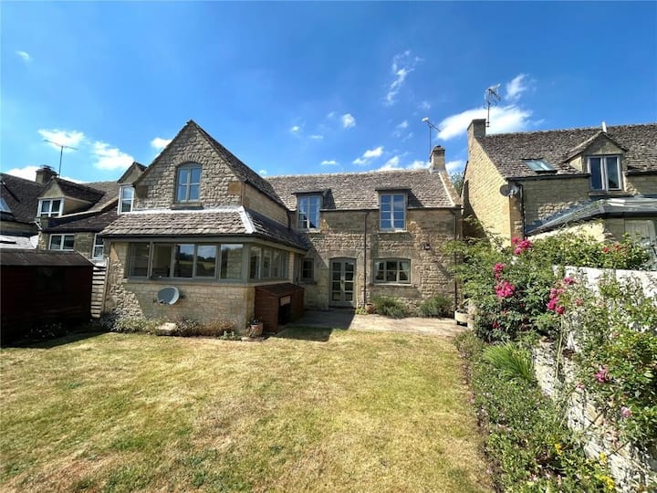 30% Offmonthly|contractors|parking|sleeps 6|2 Pets - Broadway