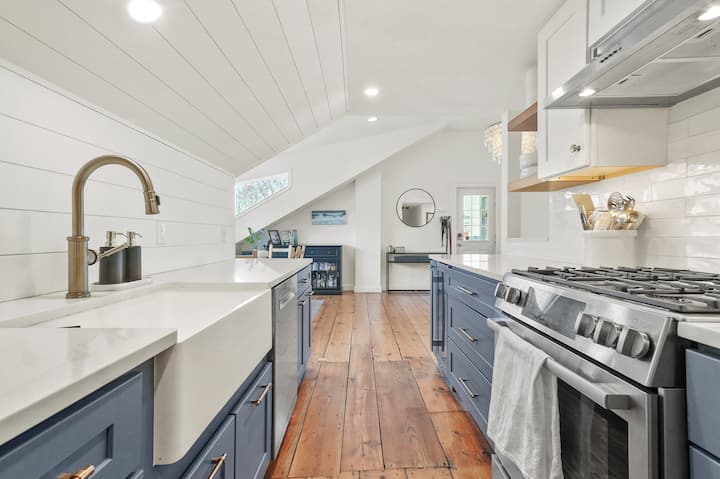 Coastal Penthouse Steps From Downtown Newburyport! - Massachusetts